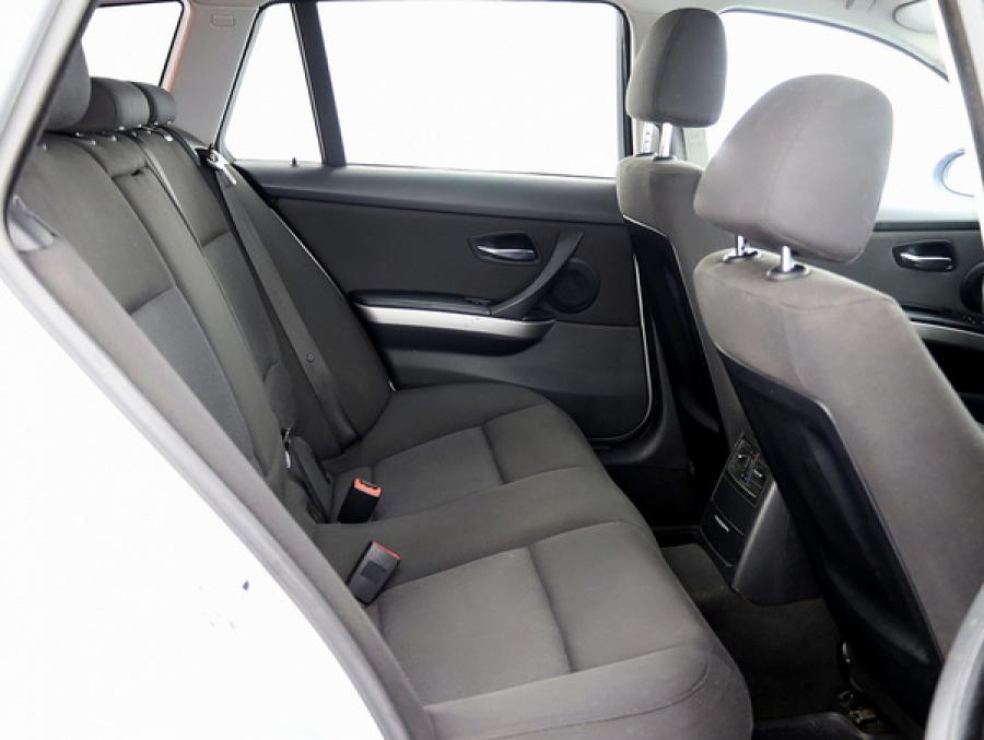 Grey BMW 320 2006 in Tallinn, with an engine capacity of 2.00 L and mileage of 374 thousand km for 1499 €, photo 8 on AUTOMOTO.COM.LV