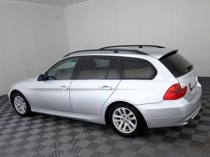 Grey BMW 320 2006 in Tallinn, with an engine capacity of 2.00 L and mileage of 374 thousand km for 1499 €, photo 12 on AUTOMOTO.COM.LV