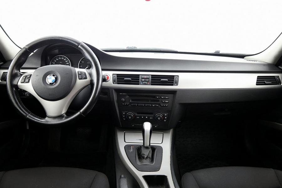 Grey BMW 320 2006 in Tallinn, with an engine capacity of 2.00 L and mileage of 374 thousand km for 1499 €, photo 13 on AUTOMOTO.COM.LV