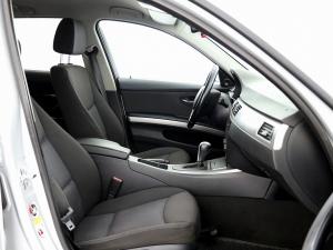Grey BMW 320 2006 in Tallinn, with an engine capacity of 2.00 L and mileage of 374 thousand km for 1499 €, photo 14 on AUTOMOTO.COM.LV