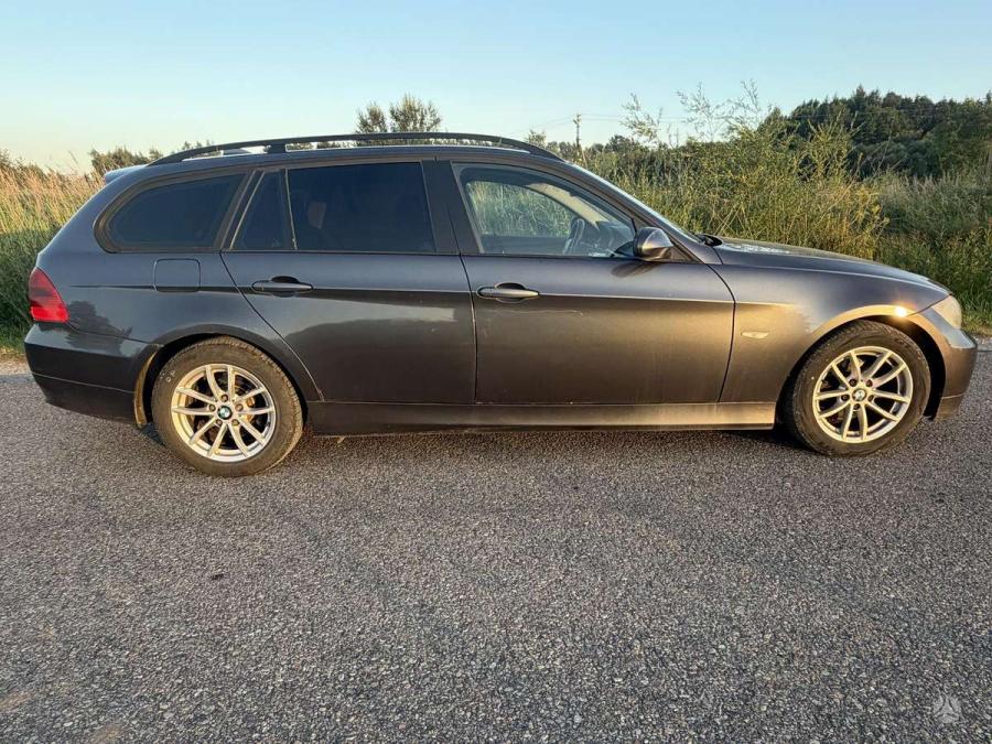 Grey BMW 320 2006 in Pasvalys, with an engine capacity of 2.00 L and mileage of 418 thousand km for 3000 €, photo 4 on AUTOMOTO.COM.LV