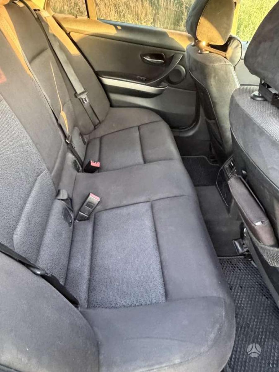 Grey BMW 320 2006 in Pasvalys, with an engine capacity of 2.00 L and mileage of 418 thousand km for 3000 €, photo 11 on AUTOMOTO.COM.LV