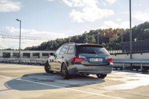 Pelēks BMW 320 2006 Viļņa, ar dzinēja tilpumu 2.00 L un nobraukumu 345 tūkst. km par 3400 €, foto 4 vietnē AUTOMOTO.COM.LV