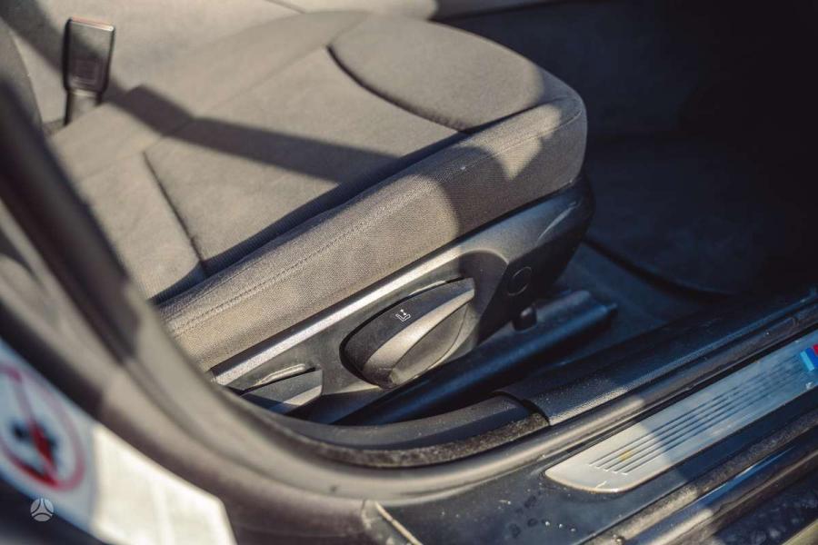 Pelēks BMW 320 2006 Viļņa, ar dzinēja tilpumu 2.00 L un nobraukumu 345 tūkst. km par 3400 €, foto 14 vietnē AUTOMOTO.COM.LV