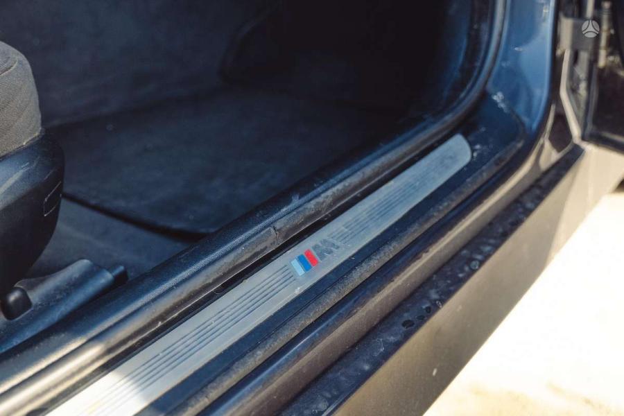 Pelēks BMW 320 2006 Viļņa, ar dzinēja tilpumu 2.00 L un nobraukumu 345 tūkst. km par 3400 €, foto 15 vietnē AUTOMOTO.COM.LV