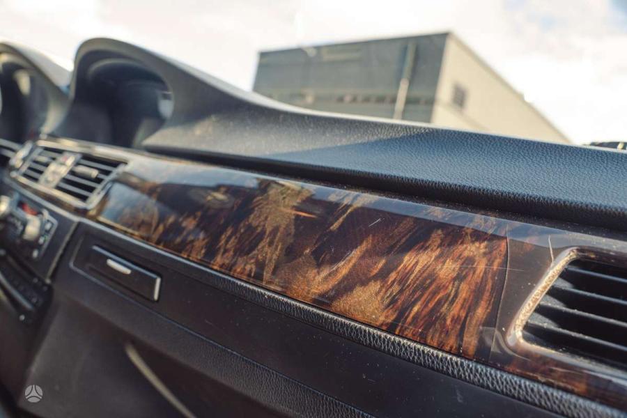 Pelēks BMW 320 2006 Viļņa, ar dzinēja tilpumu 2.00 L un nobraukumu 345 tūkst. km par 3400 €, foto 17 vietnē AUTOMOTO.COM.LV