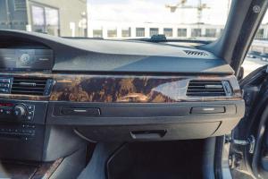Pelēks BMW 320 2006 Viļņa, ar dzinēja tilpumu 2.00 L un nobraukumu 345 tūkst. km par 3400 €, foto 18 vietnē AUTOMOTO.COM.LV