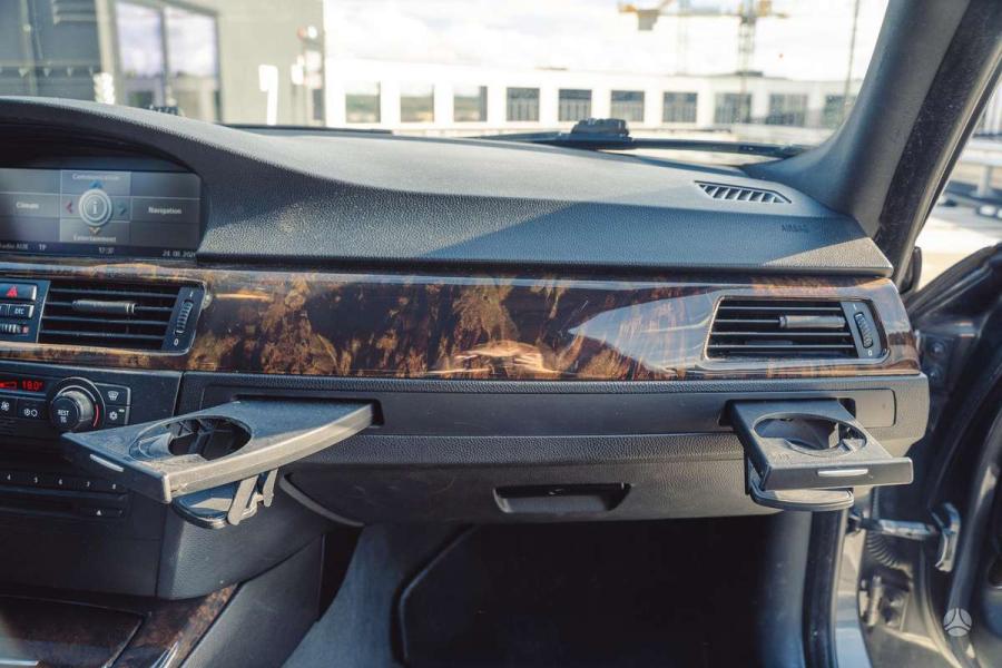 Pelēks BMW 320 2006 Viļņa, ar dzinēja tilpumu 2.00 L un nobraukumu 345 tūkst. km par 3400 €, foto 19 vietnē AUTOMOTO.COM.LV