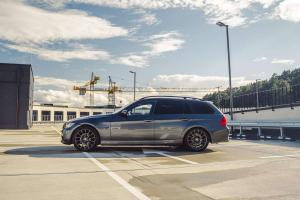 Pelēks BMW 320 2006 Viļņa, ar dzinēja tilpumu 2.00 L un nobraukumu 345 tūkst. km par 3400 €, foto 32 vietnē AUTOMOTO.COM.LV