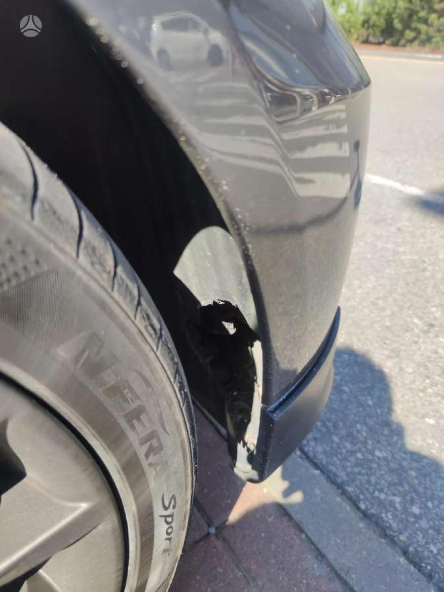 Pelēks BMW 320 2006 Viļņa, ar dzinēja tilpumu 2.00 L un nobraukumu 345 tūkst. km par 3400 €, foto 46 vietnē AUTOMOTO.COM.LV