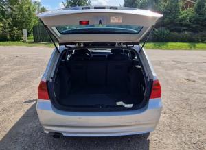 Pelēks BMW 320 2006 Jelgava, ar dzinēja tilpumu 2.00 L un nobraukumu 298 tūkst. km par 3000 €, foto 9 vietnē AUTOMOTO.COM.LV