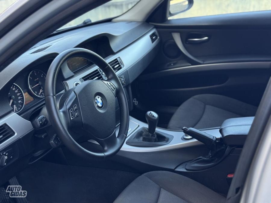 Grey BMW 320 2006 in Vilnius, with an engine capacity of 2.00 L and mileage of 307 thousand km for 2450 €, photo 11 on AUTOMOTO.COM.LV