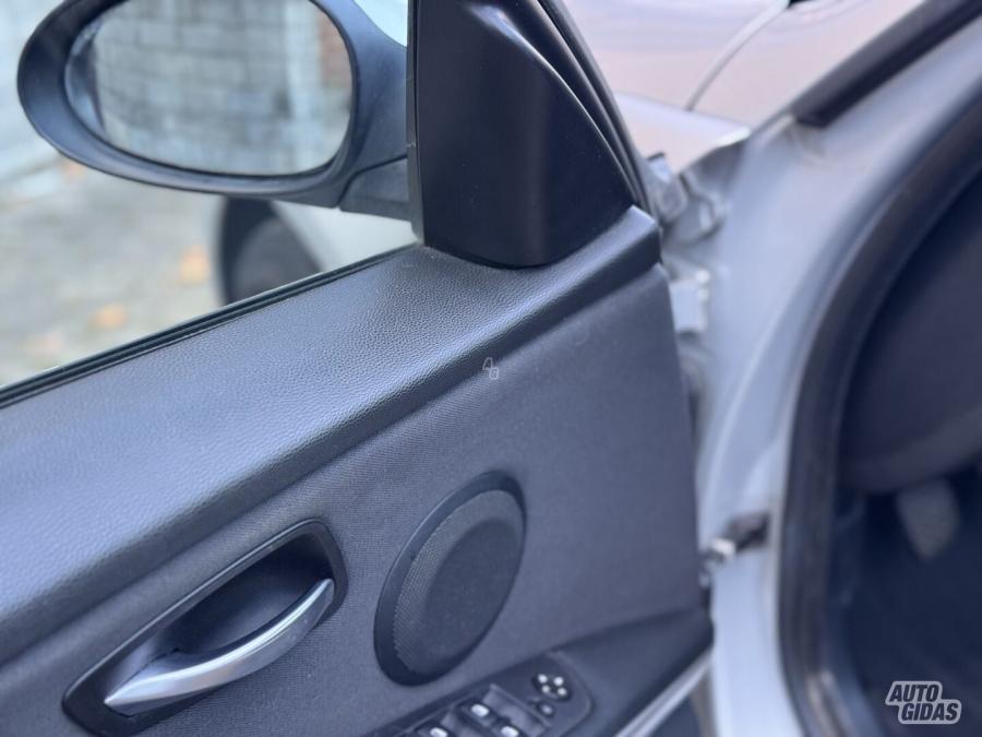 Grey BMW 320 2006 in Vilnius, with an engine capacity of 2.00 L and mileage of 307 thousand km for 2450 €, photo 12 on AUTOMOTO.COM.LV