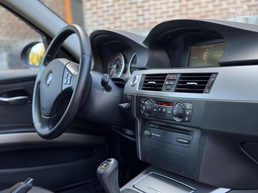 Grey BMW 320 2006 in Vilnius, with an engine capacity of 2.00 L and mileage of 307 thousand km for 2450 €, photo 15 on AUTOMOTO.COM.LV