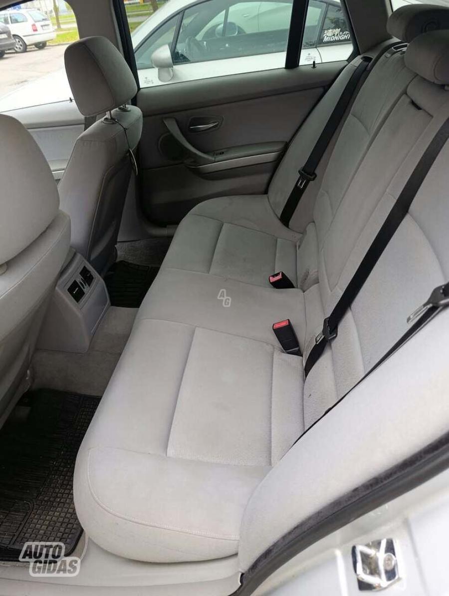 Pelēks BMW 320 2006 Panevēža, ar dzinēja tilpumu 2.00 L un nobraukumu 350 tūkst. km par 1200 €, foto 9 vietnē AUTOMOTO.COM.LV