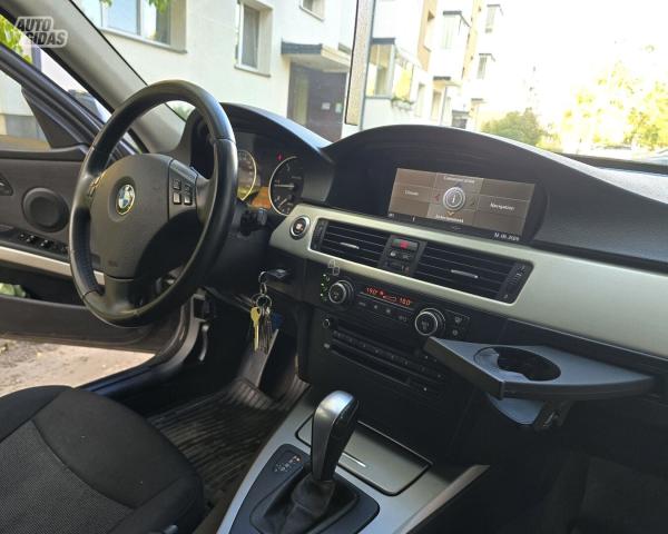 Grey BMW 320 2006 in Radviliskis, with an engine capacity of 2.00 L and mileage of 285 thousand km for 2800 €, photo 8 on AUTOMOTO.COM.LV