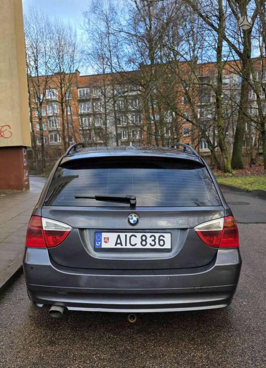 Pelēks BMW 320 2007 Viļņa, ar dzinēja tilpumu 2.00 L un nobraukumu 438 tūkst. km par 3150 €, foto 2 vietnē AUTOMOTO.COM.LV