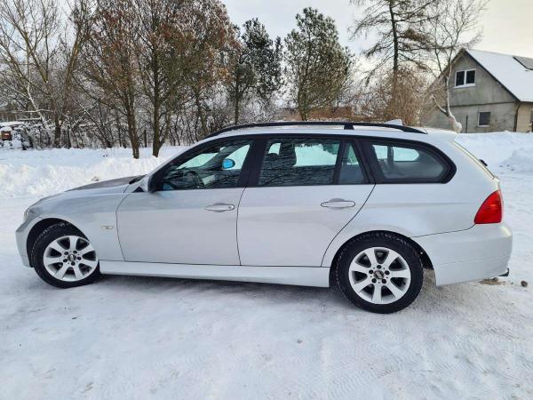Pelēks BMW 320 2007 Klaipėda, ar dzinēja tilpumu 2.00 L un nobraukumu 345 tūkst. km par 2950 €, foto 4 vietnē AUTOMOTO.COM.LV