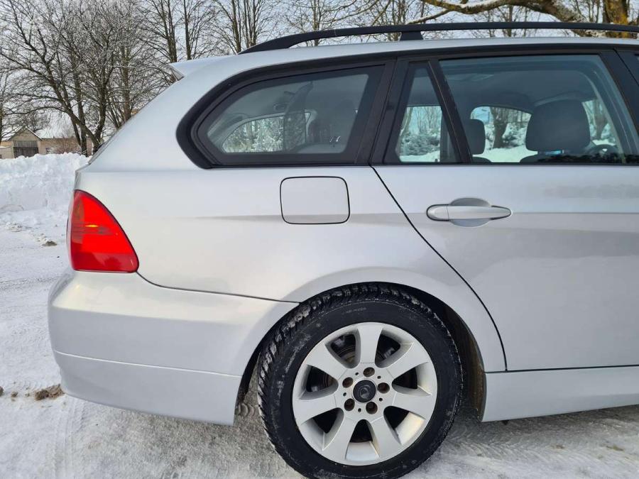 Pelēks BMW 320 2007 Klaipėda, ar dzinēja tilpumu 2.00 L un nobraukumu 345 tūkst. km par 2950 €, foto 30 vietnē AUTOMOTO.COM.LV