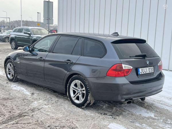 Pelēks BMW 320 2007 Viļņa, ar dzinēja tilpumu 2.00 L un nobraukumu 274 tūkst. km par 2200 €, foto 3 vietnē AUTOMOTO.COM.LV