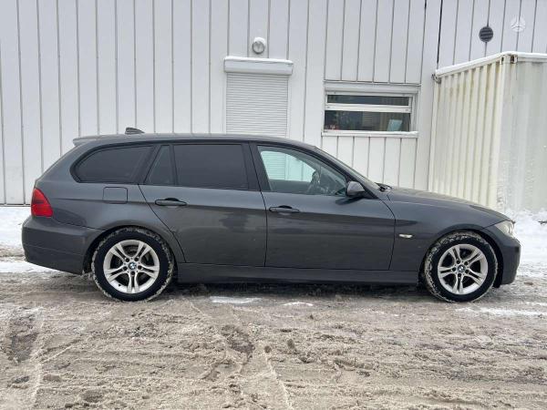 Pelēks BMW 320 2007 Viļņa, ar dzinēja tilpumu 2.00 L un nobraukumu 274 tūkst. km par 2200 €, foto 6 vietnē AUTOMOTO.COM.LV