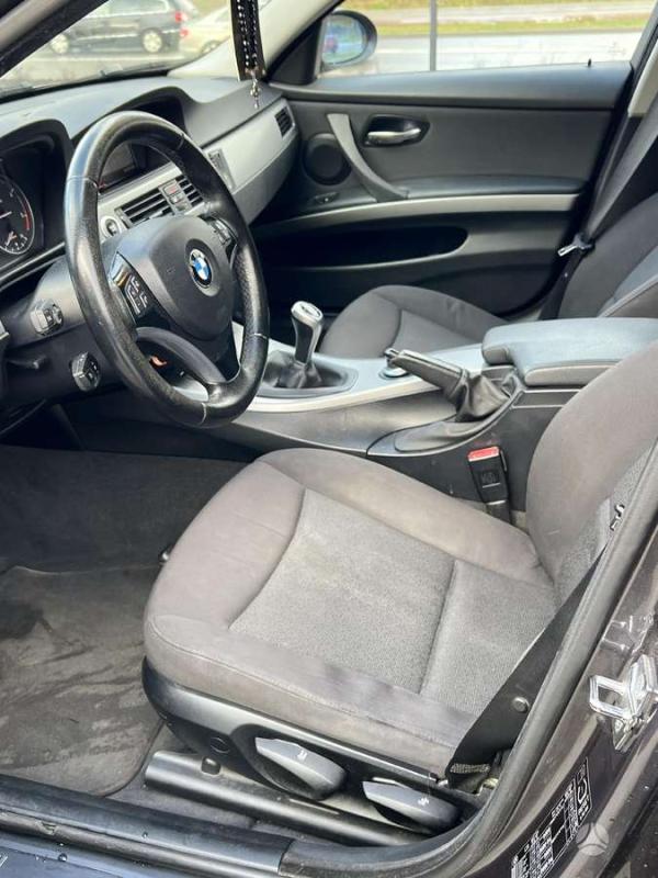 Pelēks BMW 320 2007 Viļņa, ar dzinēja tilpumu 2.00 L un nobraukumu 274 tūkst. km par 2200 €, foto 7 vietnē AUTOMOTO.COM.LV