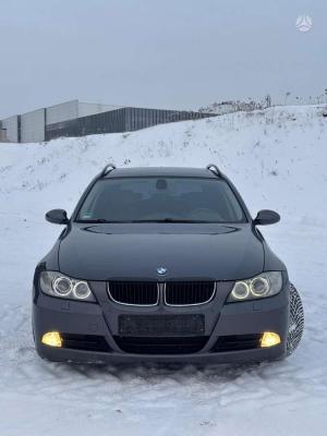 Pelēks BMW 320 2007 Viļņa, ar dzinēja tilpumu 2.00 L un nobraukumu 325 tūkst. km par 4300 €, foto 2 vietnē AUTOMOTO.COM.LV
