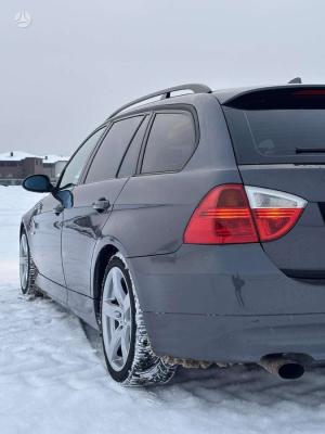 Pelēks BMW 320 2007 Viļņa, ar dzinēja tilpumu 2.00 L un nobraukumu 325 tūkst. km par 4300 €, foto 5 vietnē AUTOMOTO.COM.LV