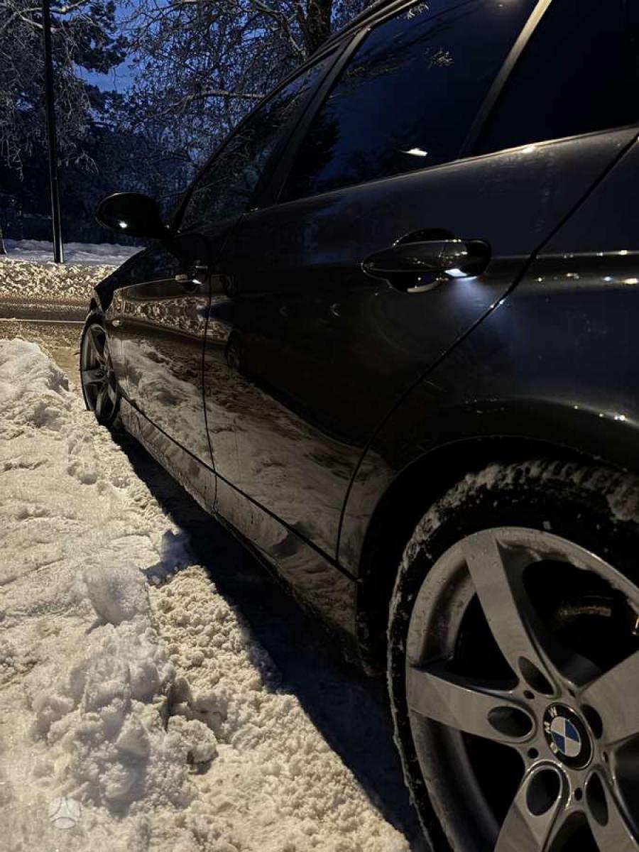Pelēks BMW 320 2007 Viļņa, ar dzinēja tilpumu 2.00 L un nobraukumu 325 tūkst. km par 4300 €, foto 19 vietnē AUTOMOTO.COM.LV