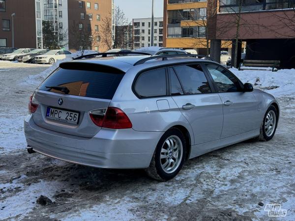 Pelēks BMW 320 2007 Viļņa, ar dzinēja tilpumu 2.00 L un nobraukumu 264 tūkst. km par 2800 €, foto 6 vietnē AUTOMOTO.COM.LV