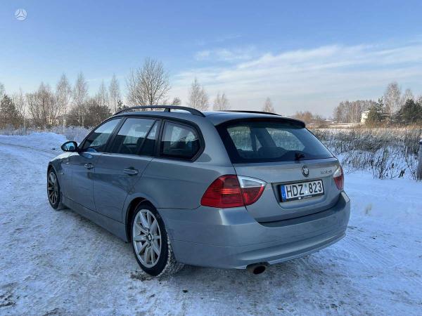 Pelēks BMW 320 2007 Viļņa, ar dzinēja tilpumu 2.00 L un nobraukumu 297 tūkst. km par 1950 €, foto 3 vietnē AUTOMOTO.COM.LV