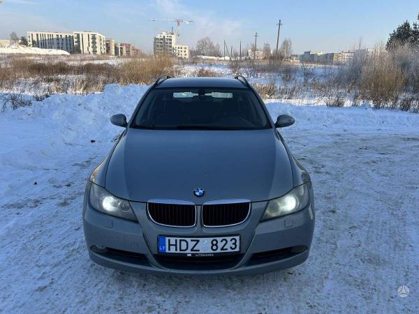 Pelēks BMW 320 2007 Viļņa, ar dzinēja tilpumu 2.00 L un nobraukumu 297 tūkst. km par 1950 €, foto 5 vietnē AUTOMOTO.COM.LV