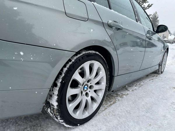 Pelēks BMW 320 2007 Viļņa, ar dzinēja tilpumu 2.00 L un nobraukumu 345 tūkst. km par 4300 €, foto 5 vietnē AUTOMOTO.COM.LV
