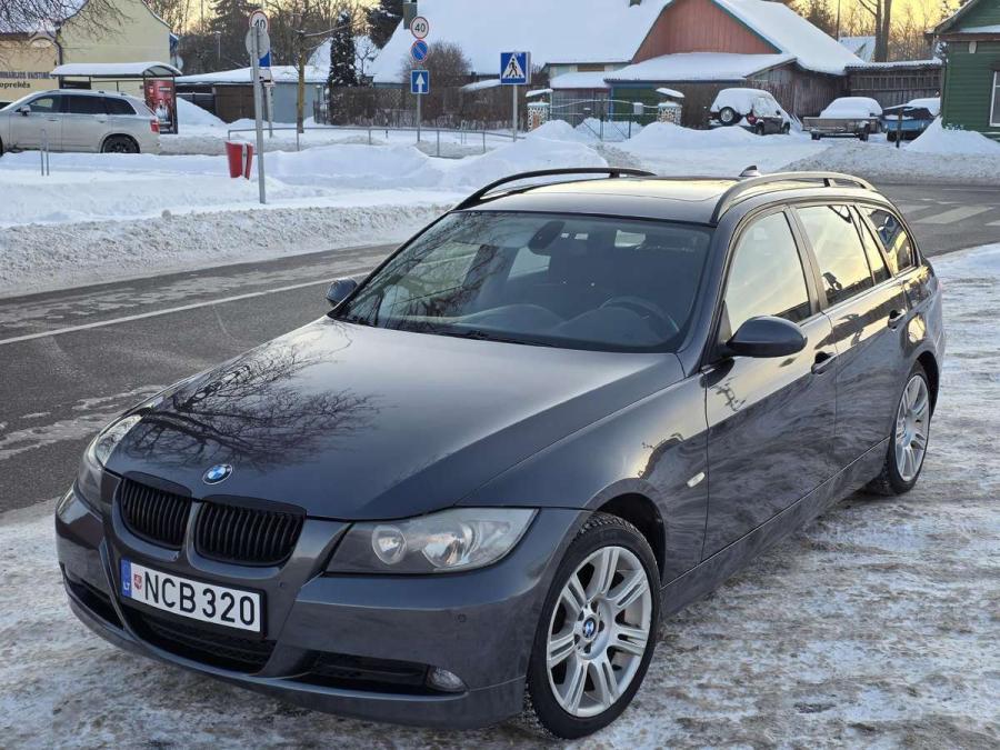 Grey BMW 320 2007 in Ukmerge, with an engine capacity of 2.00 L and mileage of 327 thousand km for 2900 €, photo 1 on AUTOMOTO.COM.LV