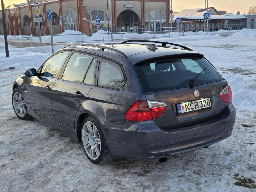 Grey BMW 320 2007 in Ukmerge, with an engine capacity of 2.00 L and mileage of 327 thousand km for 2900 €, photo 3 on AUTOMOTO.COM.LV