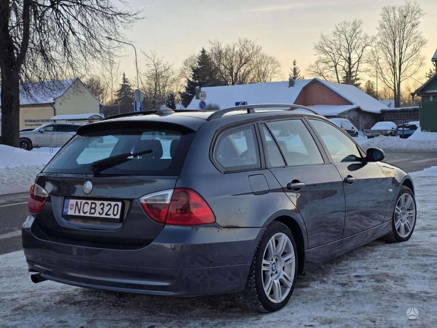 Grey BMW 320 2007 in Ukmerge, with an engine capacity of 2.00 L and mileage of 327 thousand km for 2900 €, photo 7 on AUTOMOTO.COM.LV