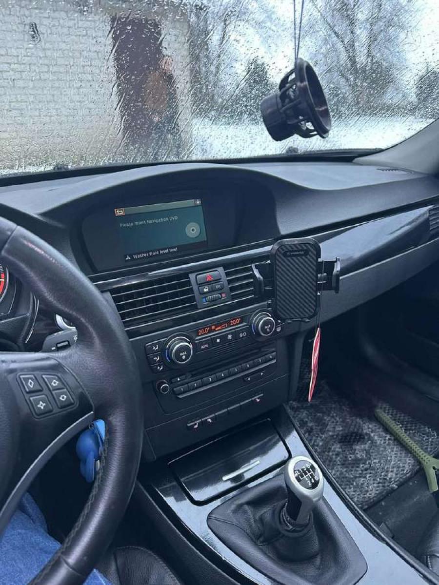 Pelēks BMW 320 2007 Marijampole, ar dzinēja tilpumu 2.00 L un nobraukumu 397 tūkst. km par 2900 €, foto 8 vietnē AUTOMOTO.COM.LV