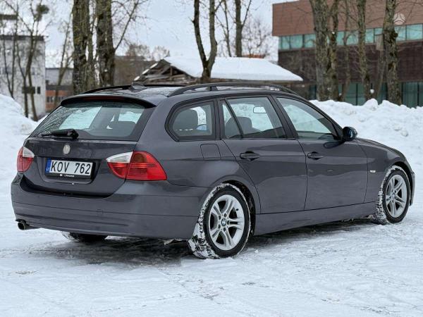 Grey BMW 320 2007 in Kaunas, with an engine capacity of 2.00 L and mileage of 298 thousand km for 2500 €, photo 3 on AUTOMOTO.COM.LV