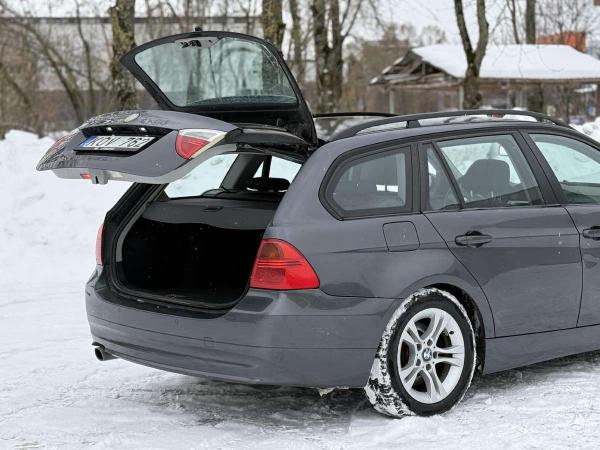 Grey BMW 320 2007 in Kaunas, with an engine capacity of 2.00 L and mileage of 298 thousand km for 2500 €, photo 5 on AUTOMOTO.COM.LV