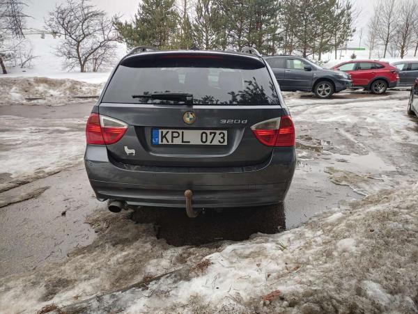 Pelēks BMW 320 2007 Viļņa, ar dzinēja tilpumu 2.00 L un nobraukumu 412 tūkst. km par 2700 €, foto 9 vietnē AUTOMOTO.COM.LV