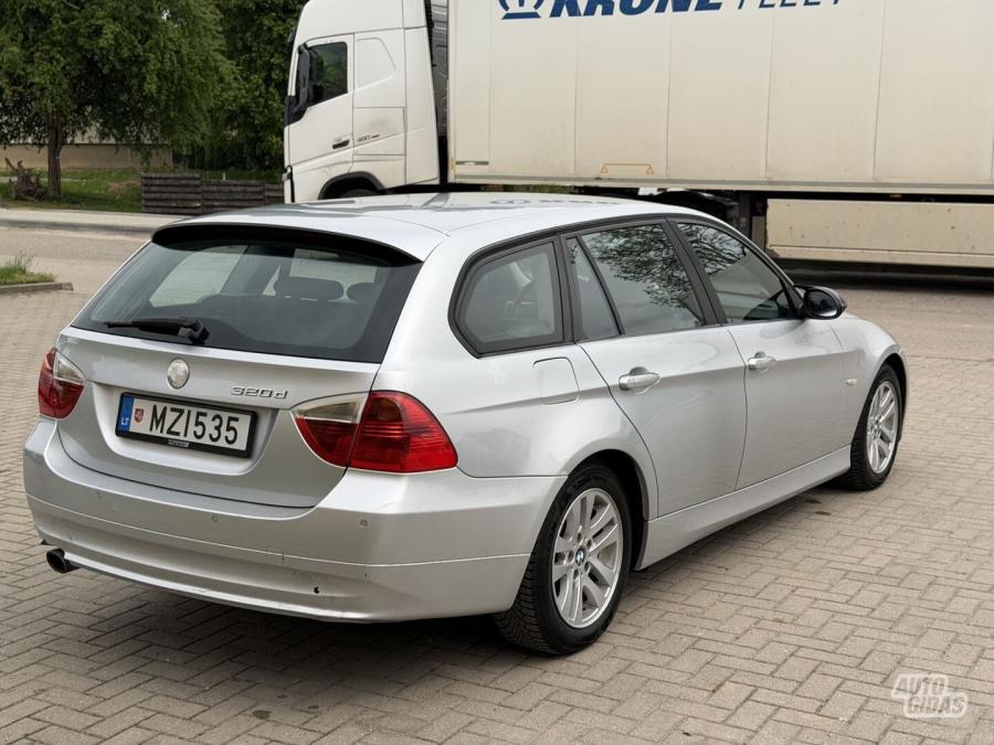 Pelēks BMW 320 2007 Kaišiadorys, ar dzinēja tilpumu 2.00 L un nobraukumu 342 tūkst. km par 2150 €, foto 7 vietnē AUTOMOTO.COM.LV