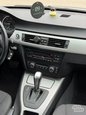 Pelēks BMW 320 2007 Kaišiadorys, ar dzinēja tilpumu 2.00 L un nobraukumu 342 tūkst. km par 2150 €, foto 24 vietnē AUTOMOTO.COM.LV