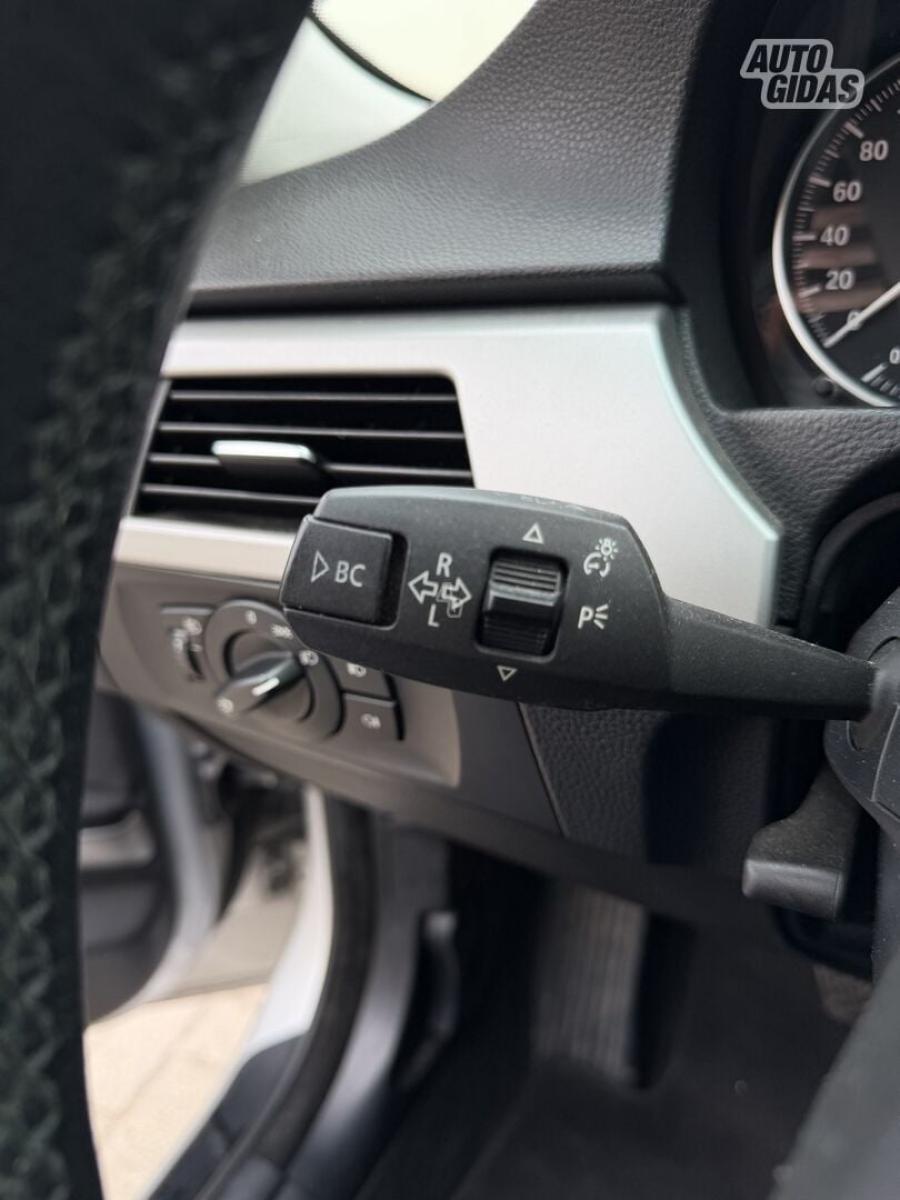 Pelēks BMW 320 2007 Kaišiadorys, ar dzinēja tilpumu 2.00 L un nobraukumu 342 tūkst. km par 2150 €, foto 26 vietnē AUTOMOTO.COM.LV