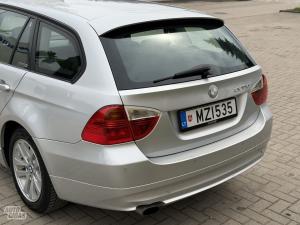 Pelēks BMW 320 2007 Kaišiadorys, ar dzinēja tilpumu 2.00 L un nobraukumu 341 tūkst. km par 2100 €, foto 7 vietnē AUTOMOTO.COM.LV