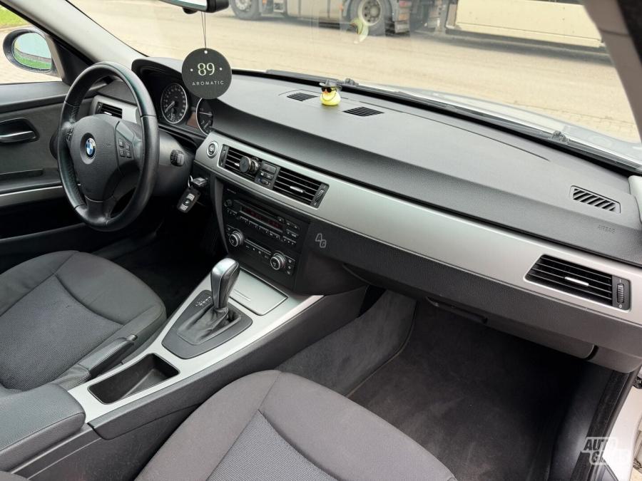 Pelēks BMW 320 2007 Kaišiadorys, ar dzinēja tilpumu 2.00 L un nobraukumu 341 tūkst. km par 2100 €, foto 18 vietnē AUTOMOTO.COM.LV