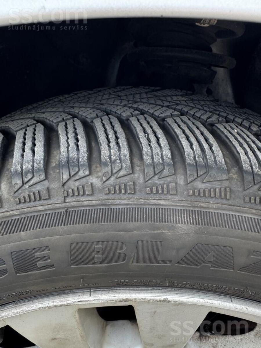 Pelēks BMW 320 2007 Rīga, ar dzinēja tilpumu 2.00 L un nobraukumu 313 tūkst. km par 3200 €, foto 15 vietnē AUTOMOTO.COM.LV