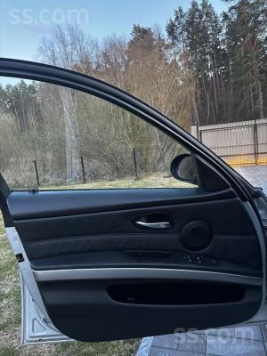 Grey BMW 320 2007 in Riga, with an engine capacity of 2.00 L and mileage of 377 thousand km for 3450 €, photo 13 on AUTOMOTO.COM.LV
