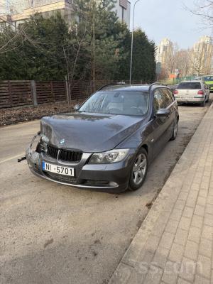 Pelēks BMW 320 2007 Rīga, ar dzinēja tilpumu 2.00 L un nobraukumu 272 tūkst. km par 1300 €, foto 5 vietnē AUTOMOTO.COM.LV