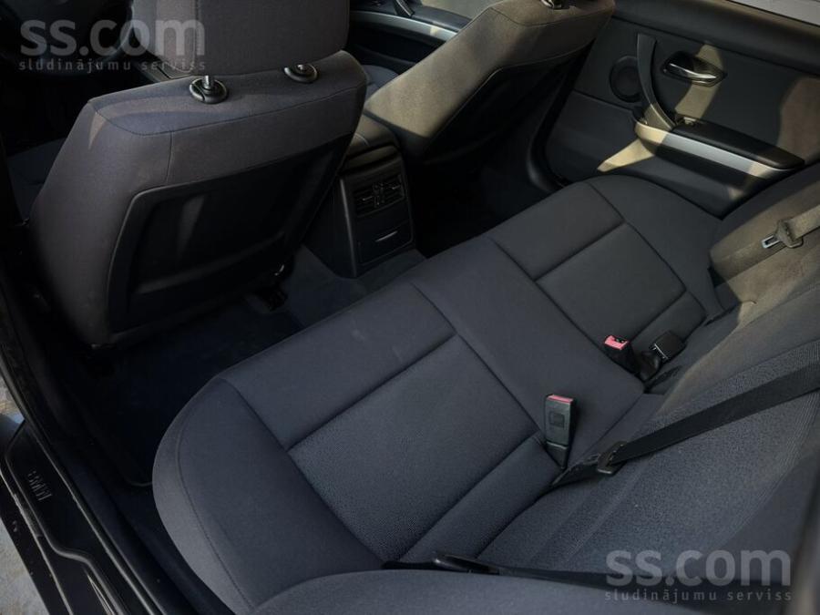 Pelēks BMW 320 2007 Jelgava, ar dzinēja tilpumu 2.00 L un nobraukumu 343 tūkst. km par 3999 €, foto 24 vietnē AUTOMOTO.COM.LV