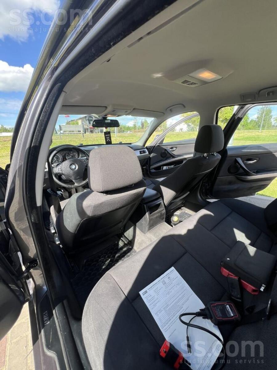Pelēks BMW 320 2007 Ogre, ar dzinēja tilpumu 2.00 L un nobraukumu 240 tūkst. km par 2400 €, foto 7 vietnē AUTOMOTO.COM.LV